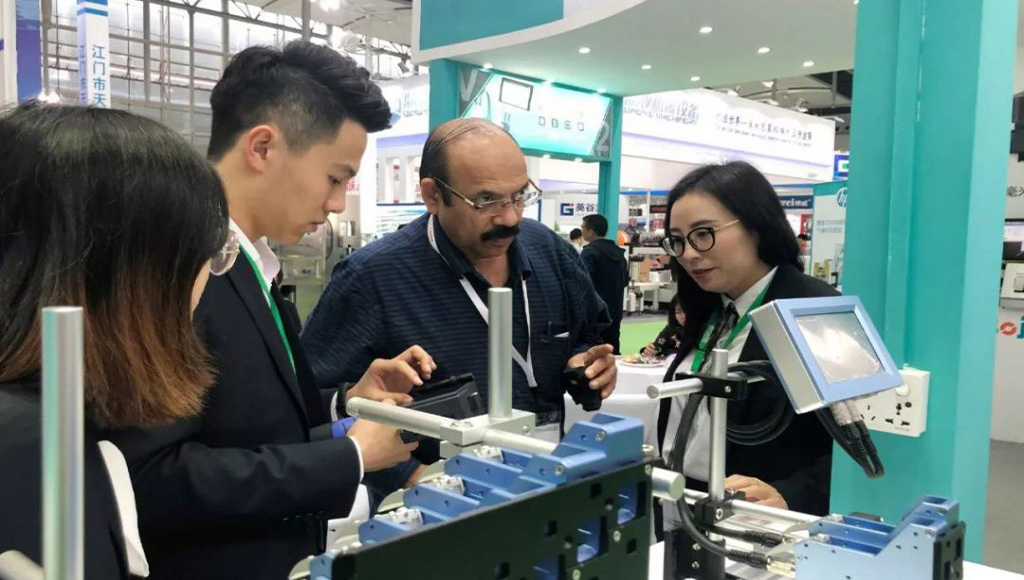 使用UV喷码机过程中的几种危险操作 - EAMAR-国内专业喷码机标识供应商