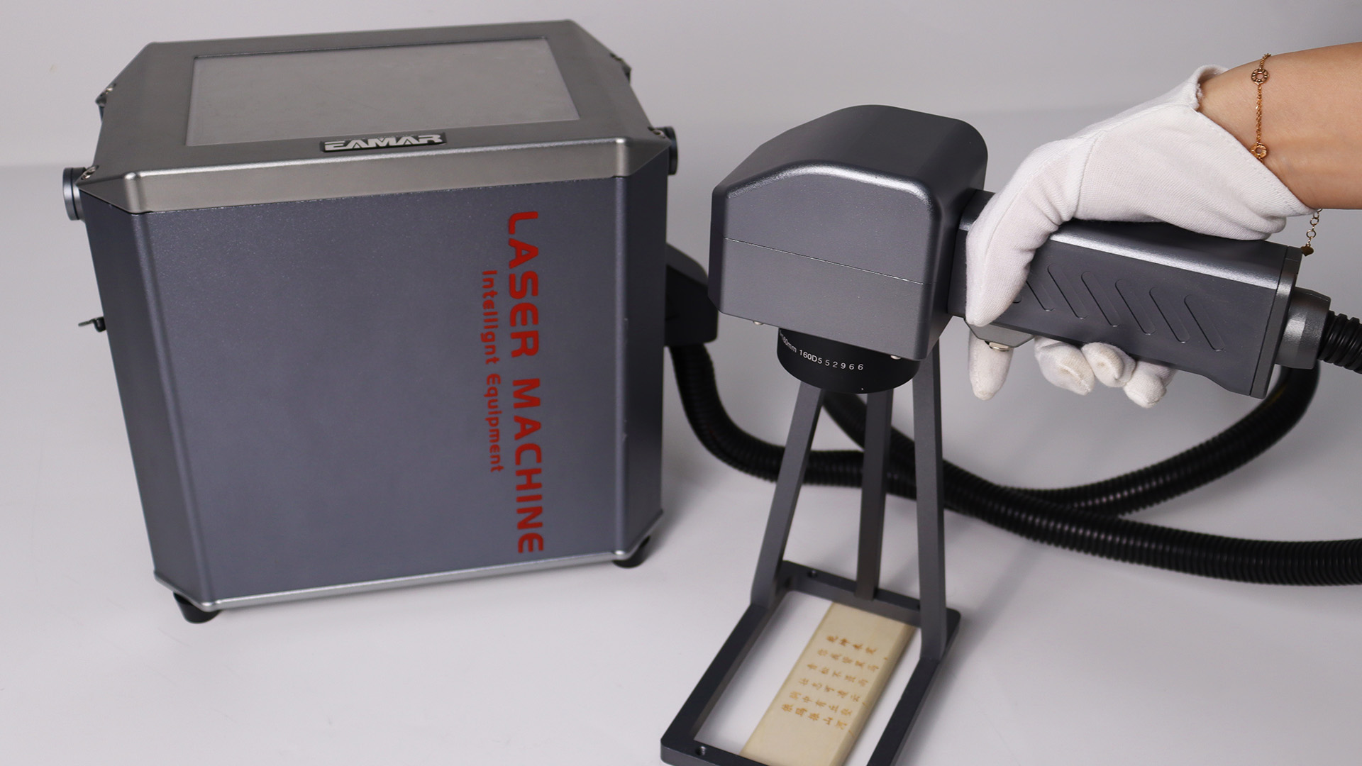 YML200 手持激光喷码机开箱视频教程 - EAMAR-国内专业喷码机标识供应商